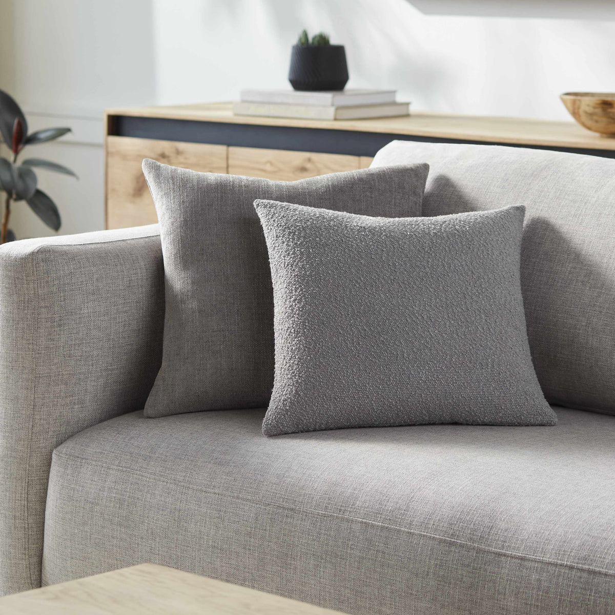 Tevin Medium Gray Throw Pillow - Clearance – Boutique Rugs