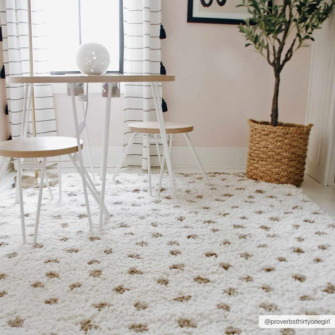 Chaia Dotted Cream & Brown Plush Rug – Boutique Rugs